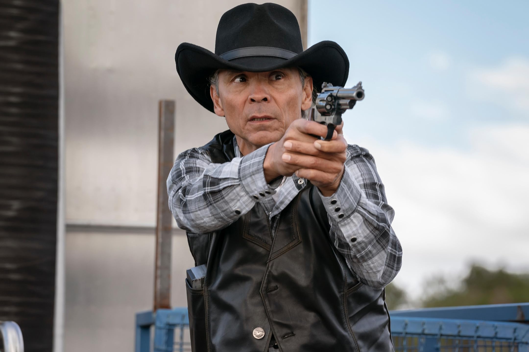 Темные ветра (сериал, 2022, 4 сезона) — Фильм.ру