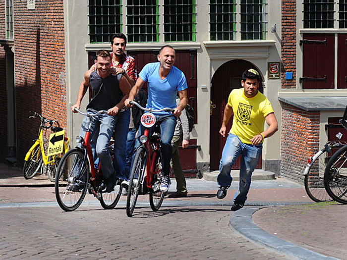 Асфур (сериал, 2010, 2 сезона) — Фильм.ру