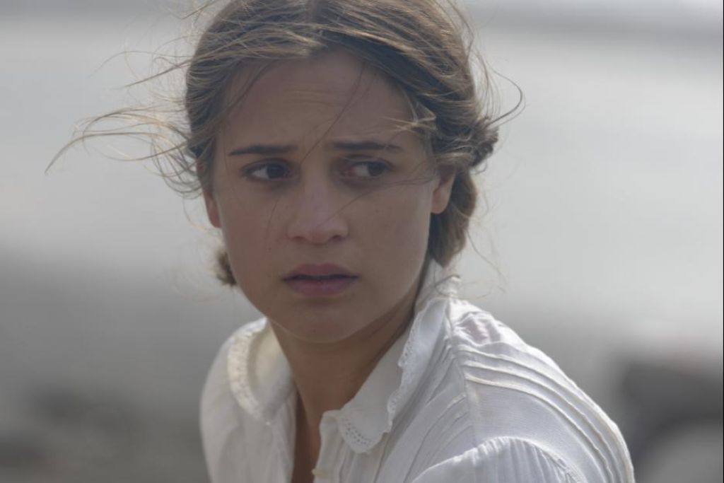 Свет в океане (2016) — Фильм.ру
